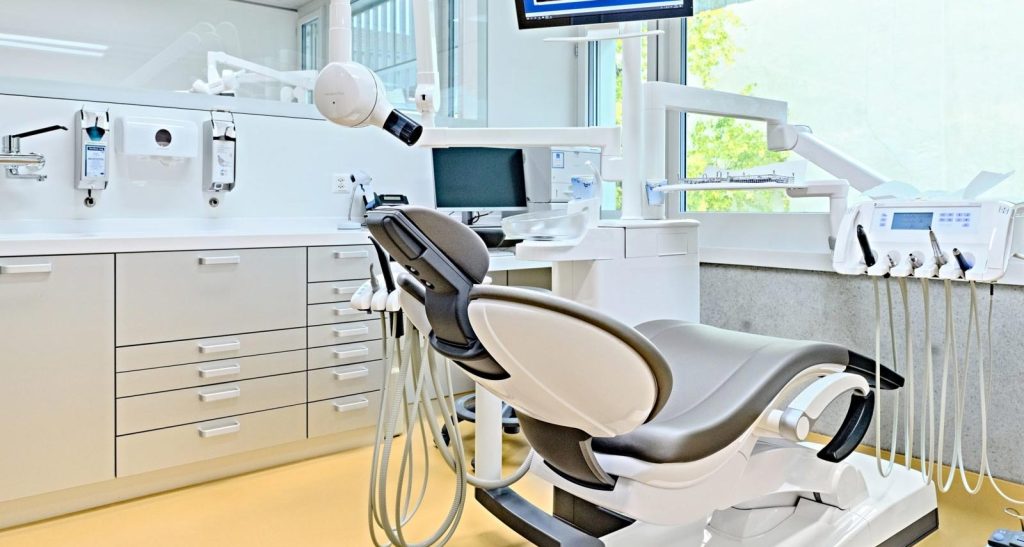 European Dentists: How to Choose the Right One for You | Opus Smile